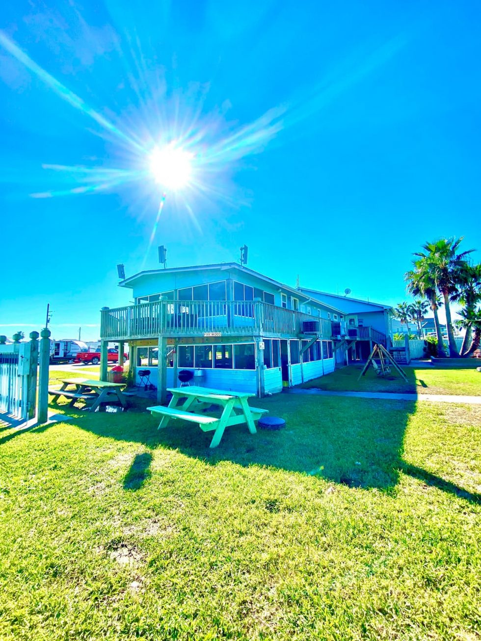 Paulas Vineyard RV Resort | The Best RV Resort on Crystal Beach!